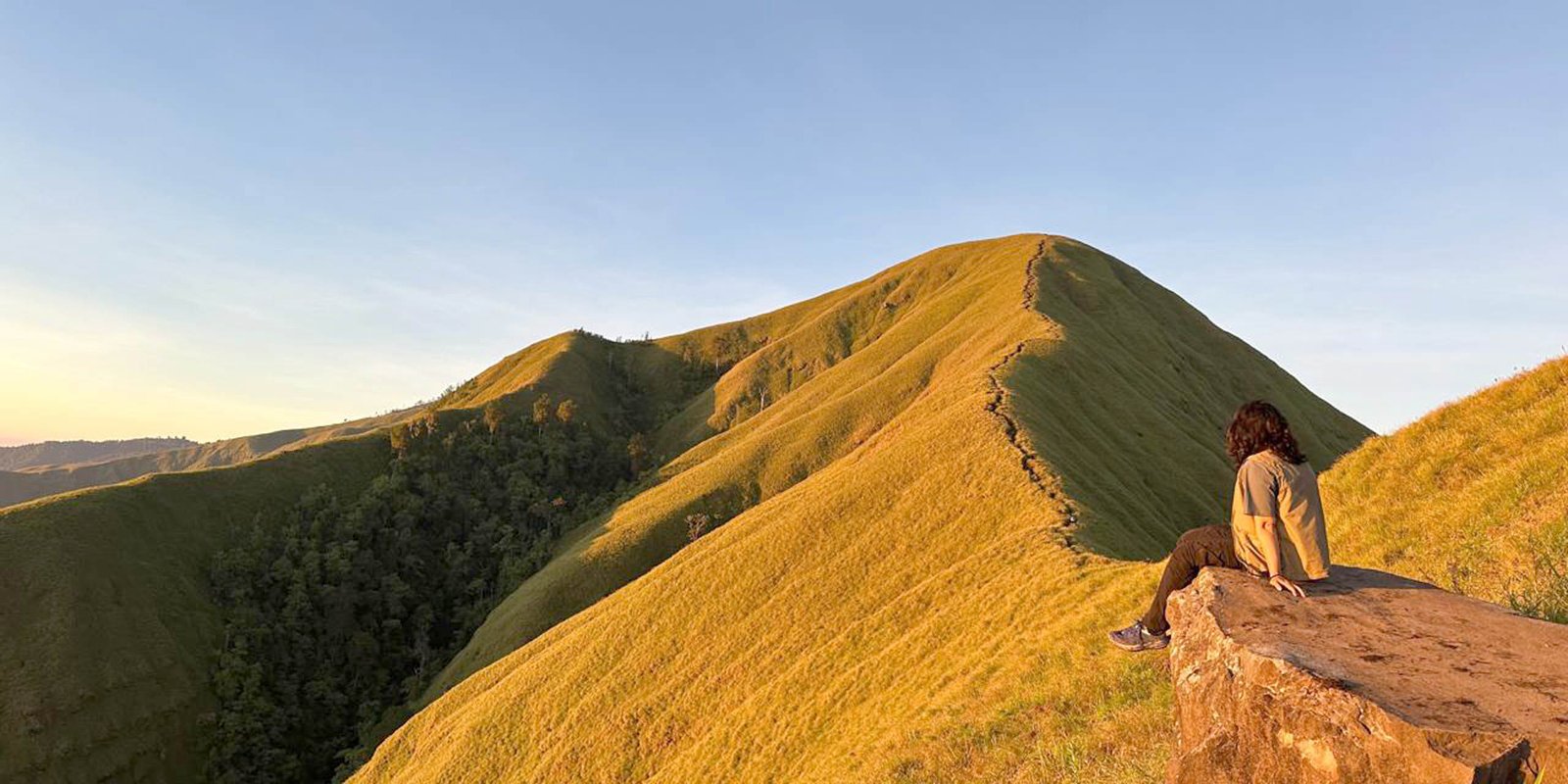 Sunrise Hike Lombok To Gunung Anak Dara 1,925m